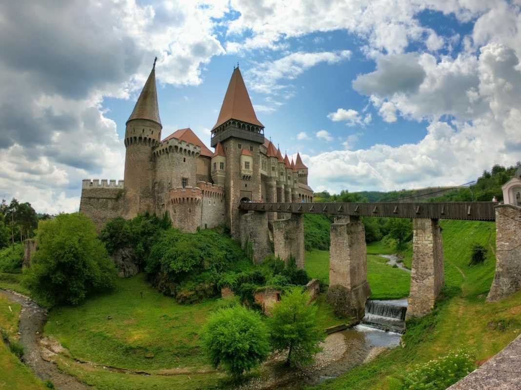 Corvin Castle: um castelo impressionante na Romênia!
