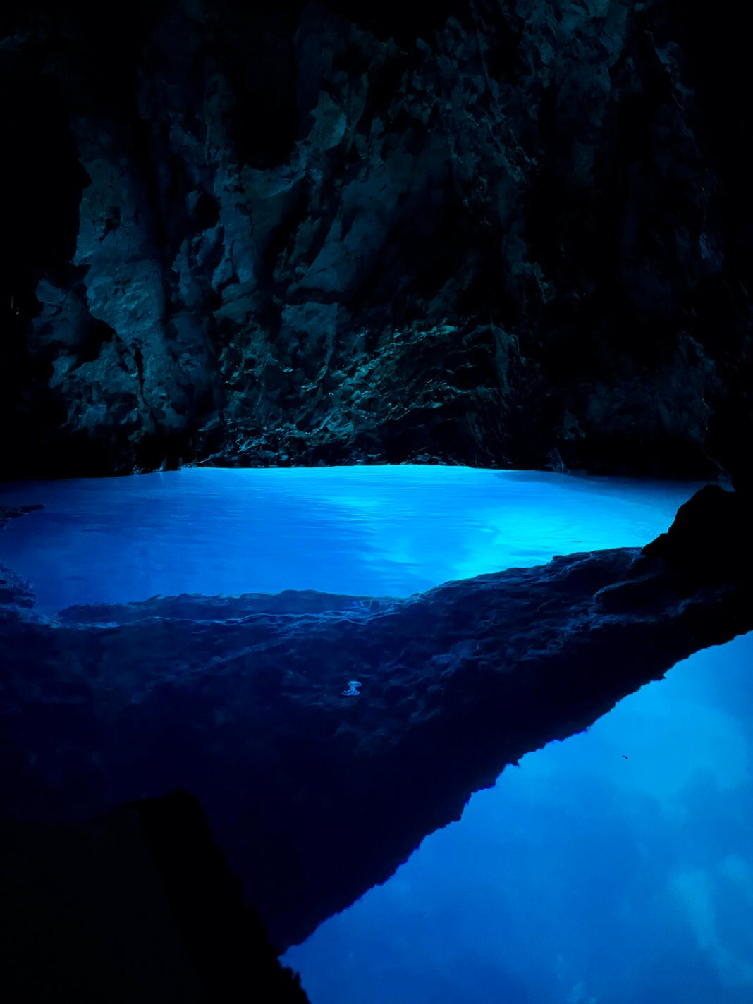 A Blue Cave na Croácia: um espetáculo da natureza! ⋆ Luli Monteleone ...