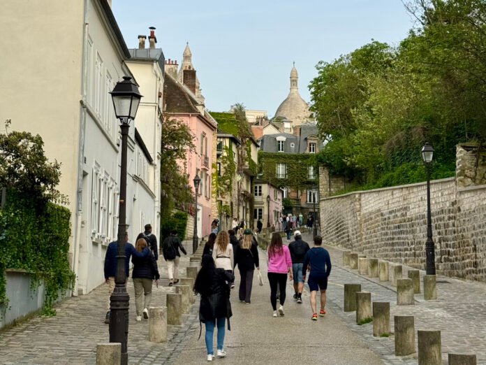 As locações de Emily in Paris! ⋆ Luli Monteleone | Viajando com Estilo!